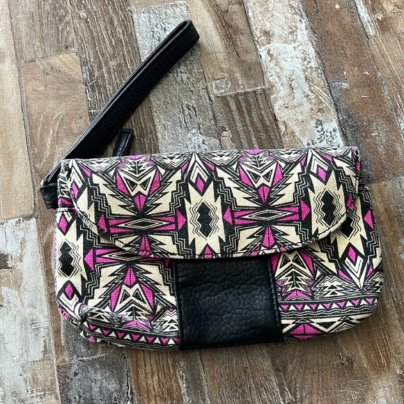 Empyre | Bags | Empyre Brand Wristlet Wallet Black And Pink Aztec ...